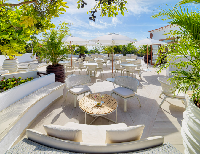 Lounge - Sunball - Sunball Tennis & Travel